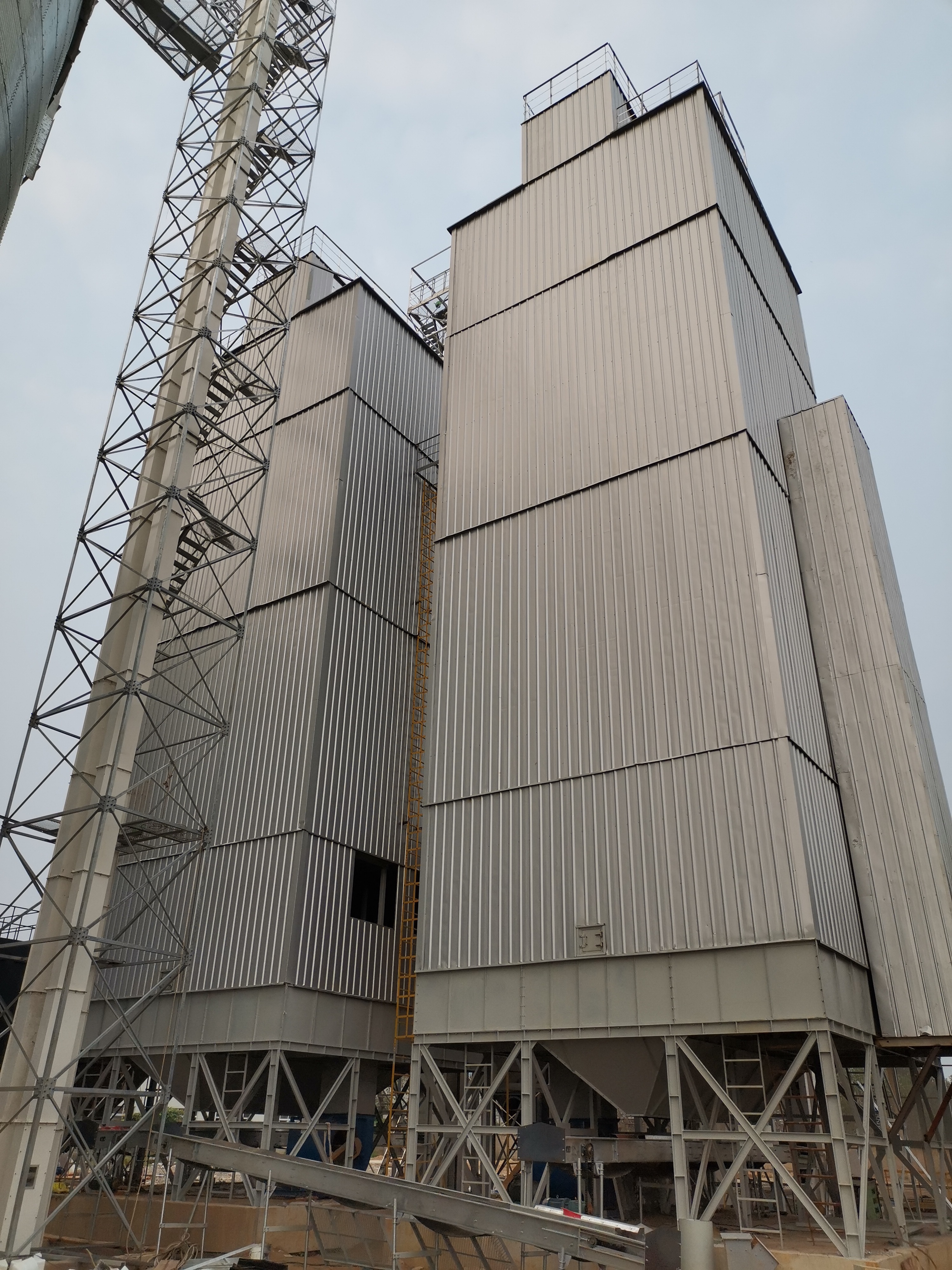 Mixed-Flow Grain Dryer: Versatile & Energy-Efficient Solution